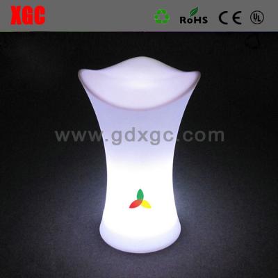 中国 LEDの椅子は喫茶店のテーブルを導き、16色の変更および無線制御を用いる椅子はバー スツールを導きました 販売のため