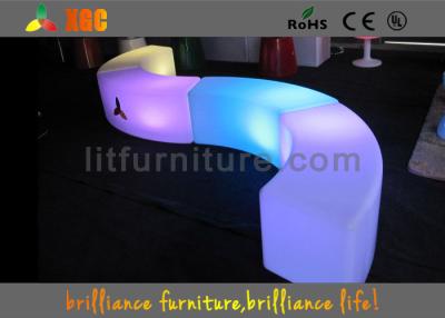 中国 クラブのための屋内多彩なつく LED のバー スツール PL13 の LED によって曲げられるベンチ 販売のため
