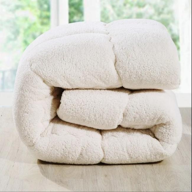 Soft Sherpa Fleece Quilt showing dual-texture design