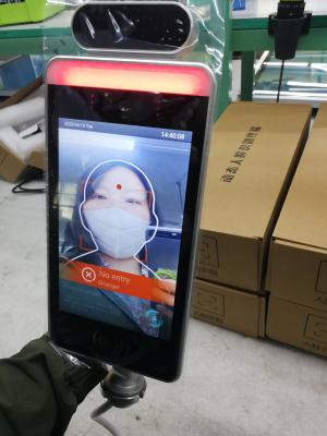 China Bus van de de Deurtoegang van 8 Duimdidplay van het het Systeemlichaam de Temperatuursensor met Gezichtstemperatuur door Levende Camera Te koop