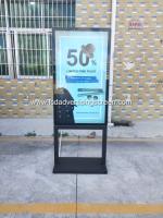China Floor Standing Split Screen Digital Advertising Kiosk for sale