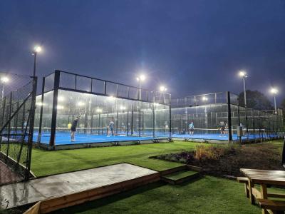 China Trasformare lo spazio esterno panoramico Paddle Court Include terreno artificiale e fondazione for sale