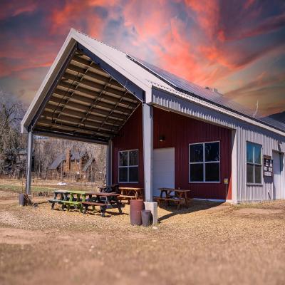 China Prefab Steel Structure Car Showroom Small Warehouse Garage Workshop Building for sale