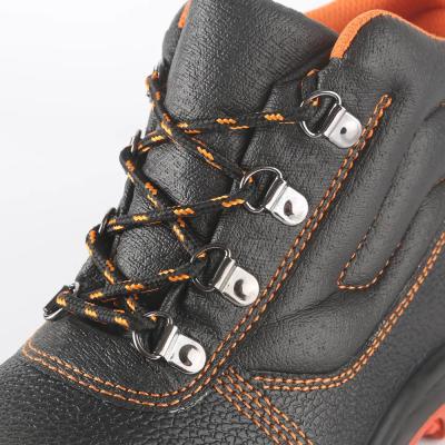 Cina Calzature da uomo in cuoio in acciaio / di piastra di acciaio Scarpe da inverno resistenti allo slittamento in vendita