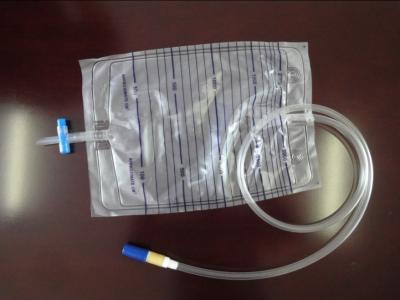 China 2000ml Disposable Urine Bags With Drainage Tube And Pull Valve For Hospital for sale