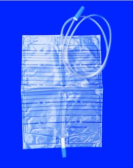 China Push Pull Valve 1000ml / 1500ml Sterilized Disposable Urine Bag / Urinary Drainage Bag for sale