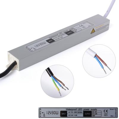 China DC 12V 30W que encendía al conductor Power Supply IP67 de la prenda impermeable LED del transformador entró el adaptador de AC170-250V para la tira del LED en venta
