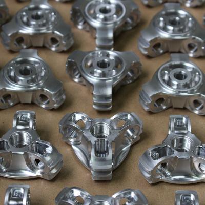 中国 機械アルミニウムCNCは塗る表面の終わりOEMを陽極酸化する部品を機械で造った 販売のため