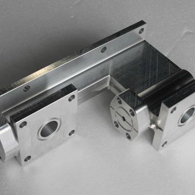 Cina Pezzi meccanici di alluminio di CNC di alta precisione che anodizzano finitura superficia di verniciatura in vendita