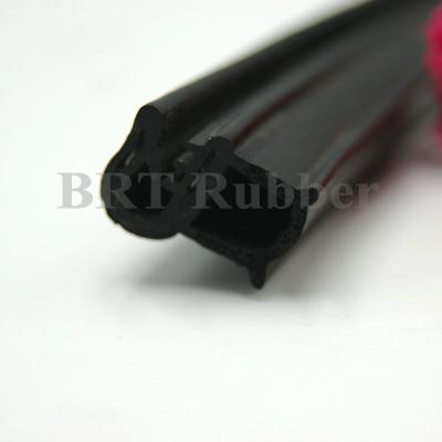 Cina Customized Fire Resistant EPDM Rubber Seal Strip For Rail Vehicle in vendita