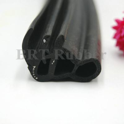 Cina Customized Fire Resistant EPDM Rubber Seal Strip For Rail Vehicle in vendita