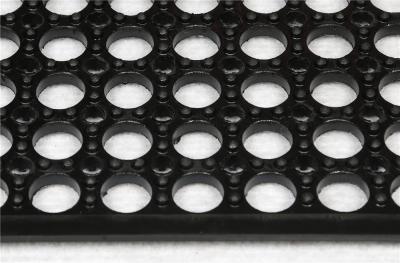 Cina L'uso di gomma dell'hotel di EPDM non slitta le stuoie di gomma 2.0mm con il foro di drenaggio in vendita