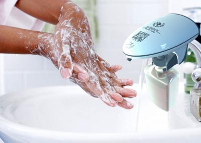 Cina CC fissata al muro su misura 6v 1.5A del prodotto disinfettante dell'erogatore del sapone della mano della bottiglia/della mano schiuma dell'ospedale in vendita