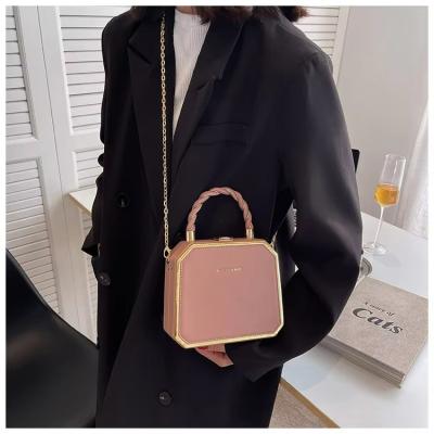 China Motion Detection Cross-Chain Shoulder Women's Purses with Small Jelly-Light and PU for sale