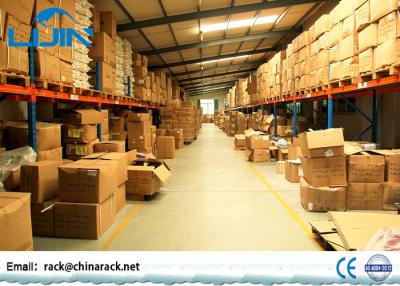 Cina Il racking selettivo resistente del pallet, lo stoccaggio industriale ISO9001/ISO14001 accantona in vendita