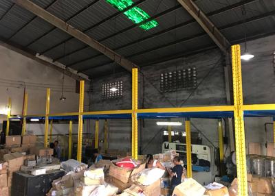 Cina Colore di giallo del sistema di racking del pavimento di mezzanino di stoccaggio del magazzino dell'acciaio freddo di Q235B in vendita