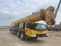 China XCMG 130 Ton Truck Crane with 10-50 Meter Boom Length and 9.6-43 Meter Lifting Height for Heavy Construction for sale