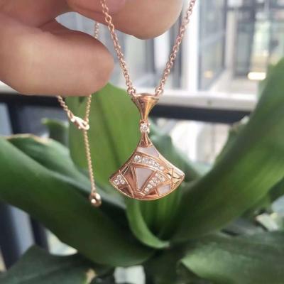 China Fan Shape Luxury Jewelry Jewelry Divas Dream Necklace 18K Gold With Natural Diamonds Pendant for sale