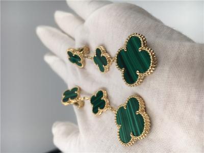 Cina Orecchini di verde di forma del fiore delle donne dei gioielli dell'oro di Van Cleef Arpels 18K in vendita
