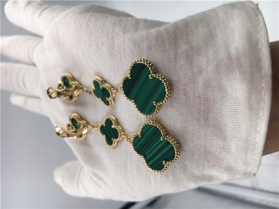 Cina Orecchini di verde di forma del fiore delle donne dei gioielli dell'oro di Van Cleef Arpels 18K in vendita