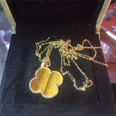 Cina 1 colore di giallo della collana VCARO49L00 dell'oro dell'occhio 18K delle tigri di motivo con forma del fiore in vendita