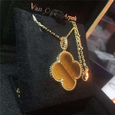 Cina 1 colore di giallo della collana VCARO49L00 dell'oro dell'occhio 18K delle tigri di motivo con forma del fiore in vendita