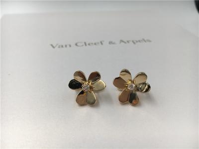Cina Gli orecchini unici dell'oro del diamante 18K di lustro con cuore hanno modellato la progettazione del petalo in vendita