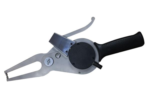 Quality Small Throat Type 0-20mm Outside Dial Caliper Gauge With 0.01mm Graduation for sale