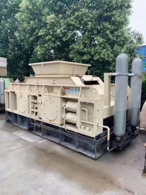 China High Capacity Hydraulic Double Roll Crushing Machine With 1500mm Diameter Roller for sale