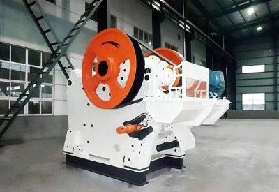 China High Strength Steel Single Toggle Jaw Crusher Large Capacity With Big Feeding Mouth for sale