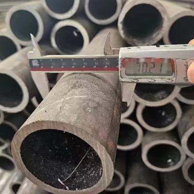 China Tubos de aço laminados a quente de secção oca circular com acabamento preto para uma resistência superior à venda