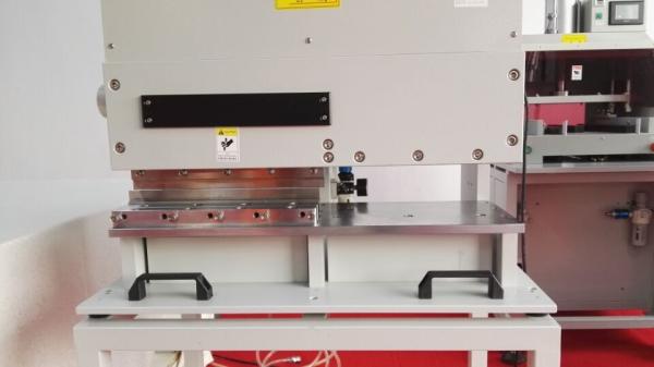 Quality 0.3-3.5mm Thickness Pneumatic Pcb Depaneling Machine With Sharp Blades for sale
