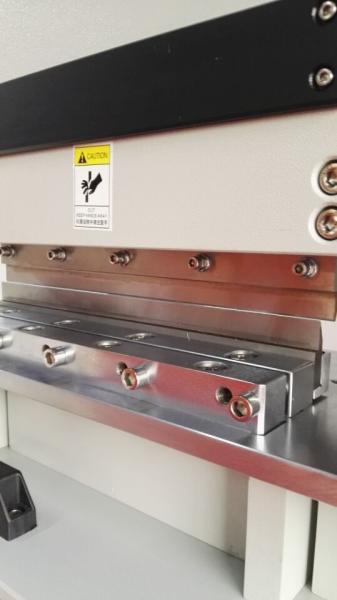 Quality 0.3-3.5mm Thickness Pneumatic Pcb Depaneling Machine With Sharp Blades for sale