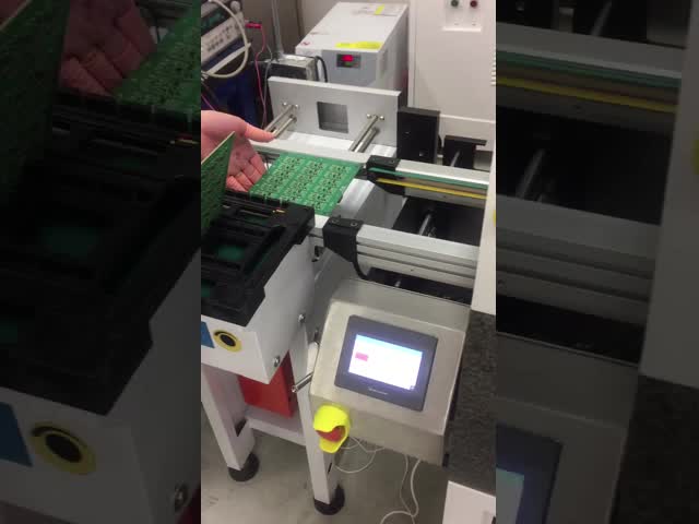 Máquina de eliminación de paneles de PCB con láser de alta precisión con ancho mínimo de línea de 0,002 mm