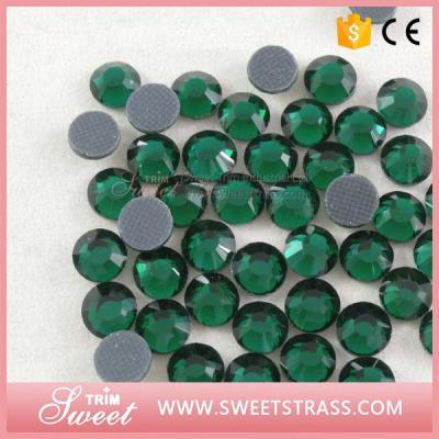 China DMC Emerald Iron-On Strass Loose Rhinestones World ChampionShip Dress Dancing Wear Accessories Clothing Trims Hotfix for sale