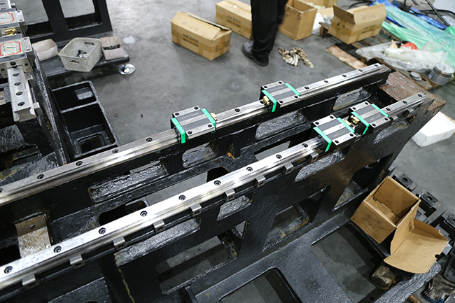 JSSCD-100NC/X CNC High Speed Circular Saw side view