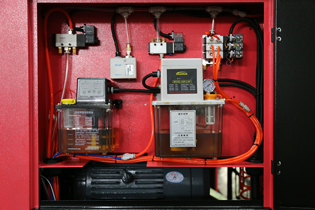 JSSCD-70NC/P CNC High Speed Circular Saw Machine cutting operation