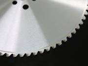 Circular saw blade for metal cutting