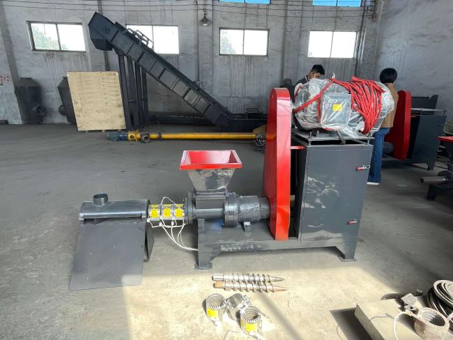 Easy To Operate Biomass Charcoal Briquette Making Machine