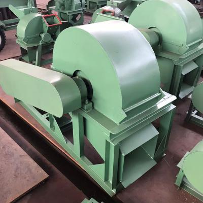China Diesel Engine Driven Wood Shaving Machine Making Animal Bedding for sale