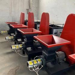 China High Output Energy Saving Briquettes Charcoal Press Machine Carbon Forming for sale