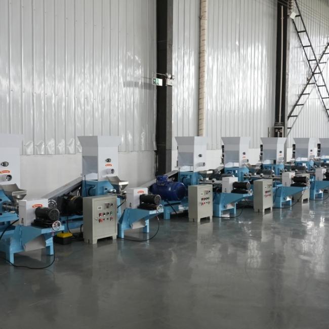 Wet Floating Fish Feed Pellet Machine Feed Extruder For Pet Feed