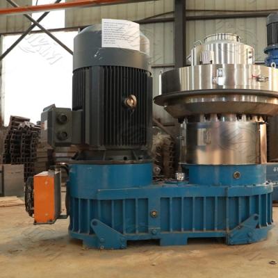 中国 ODMのちり止めの木製の餌はPTOモーター省エネを作る燃料を機械で造る 販売のため