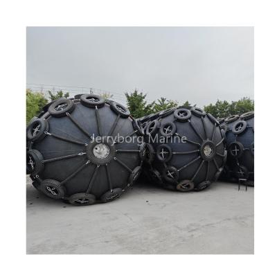 China Marine Floating Fender Pneumatic Rubber Defense with Tyre Chain Net for sale