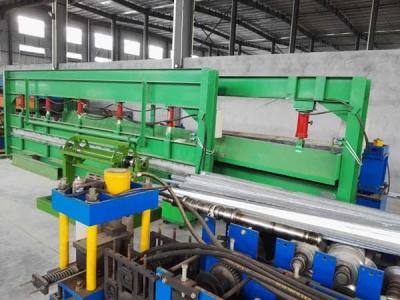 China Professional NC Sheet Metal Roofing Roll Forming Machine Hydraulic Press Brake Bending for sale