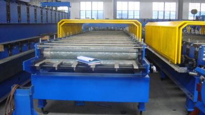 Китай Ручной металл Decoiler настилая крышу крен формируя машину застеклил трапецоидальную 5 тонн продается