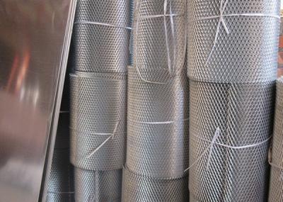 Cina la larghezza di 50cm ha ampliato la lunghezza di Mesh Roll Galvanized Plate 30m del metallo in vendita