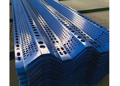 China a cerca da poeira do vento do comprimento de 2.4m/parede perfurada da tela do metal galvanizou à venda