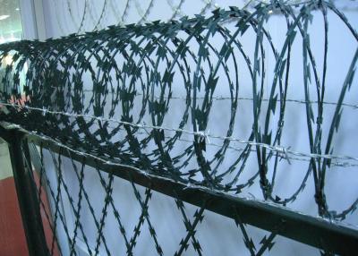 Cina 75x150mm Diamond Mesh Razor Wire Fencing a fisarmonica BTO 25 SS316 in vendita