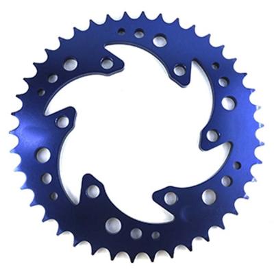 Китай T6061/7075 Алюминиевый сплав CNC на заказ 520 42T Задний прут для Yamaha YZF-R3 MT-03 продается